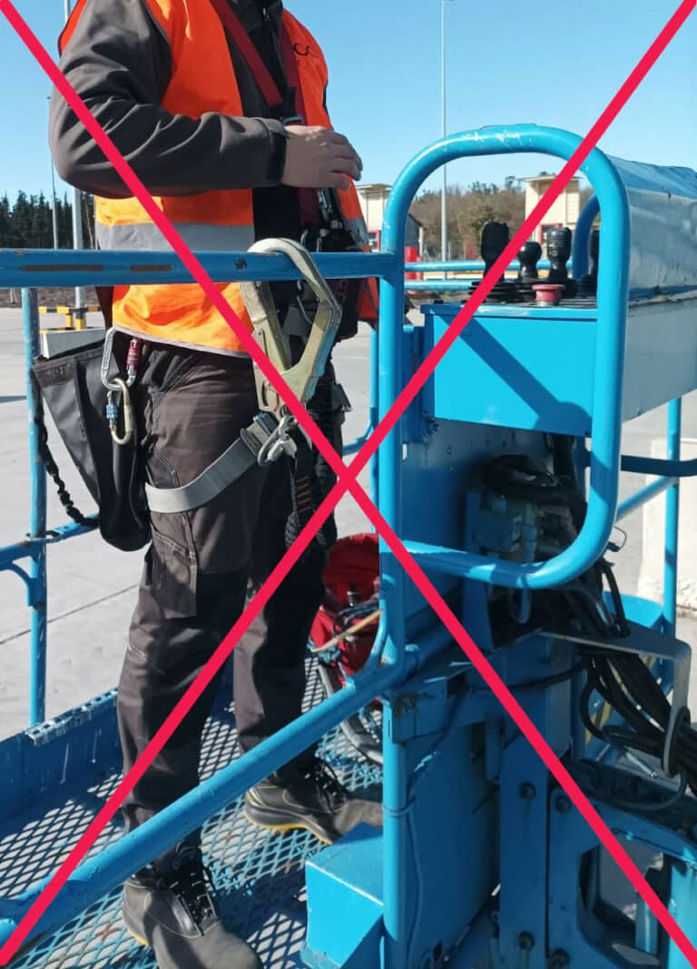 USO DE ARNÉS EN PLATAFORMA ELEVADORA PEMP: LA GUÍA DEFINITIVA - 2025